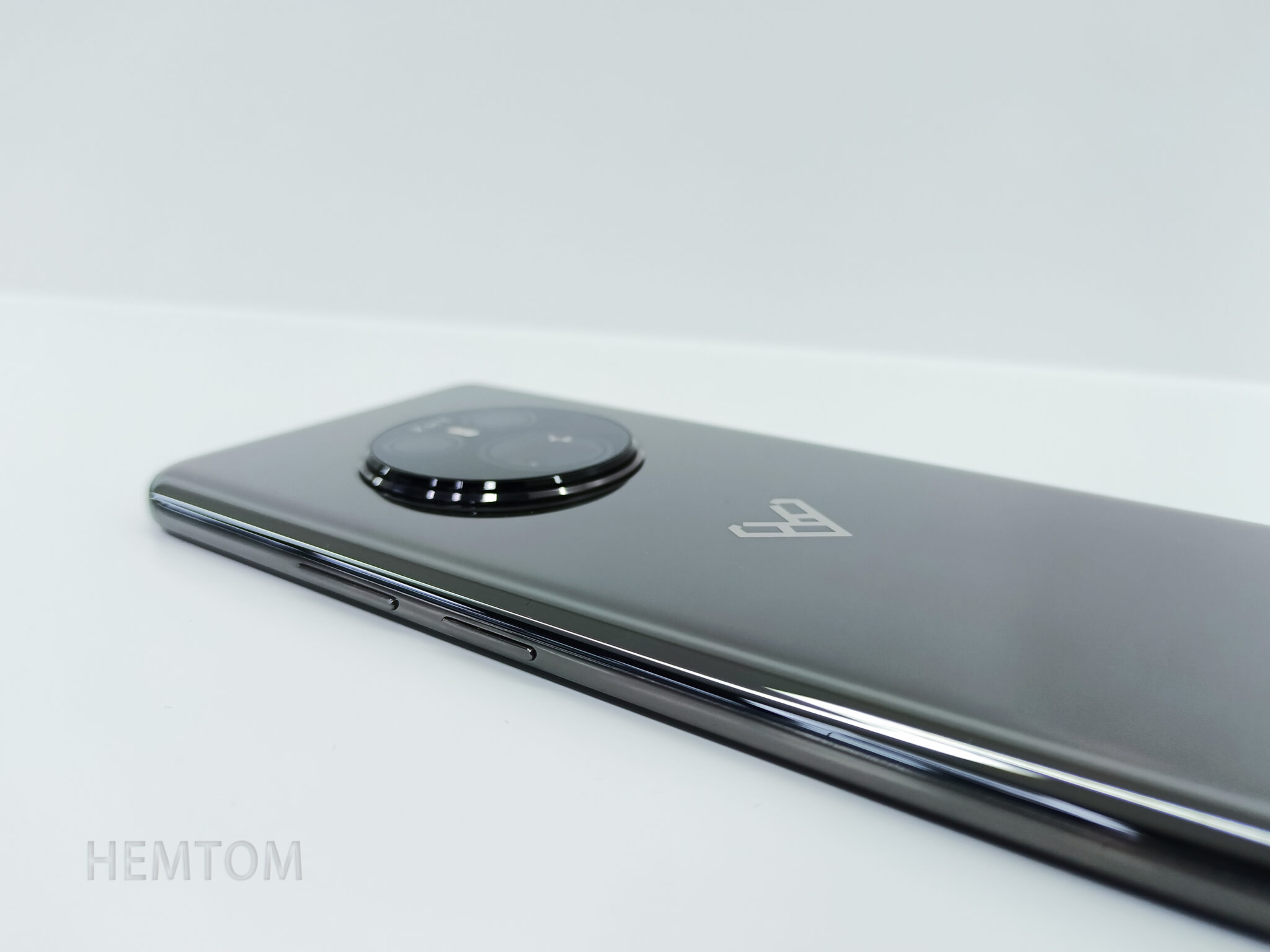 Solid Appearance Mobile Phone Prototype - rapid prototyping your idea